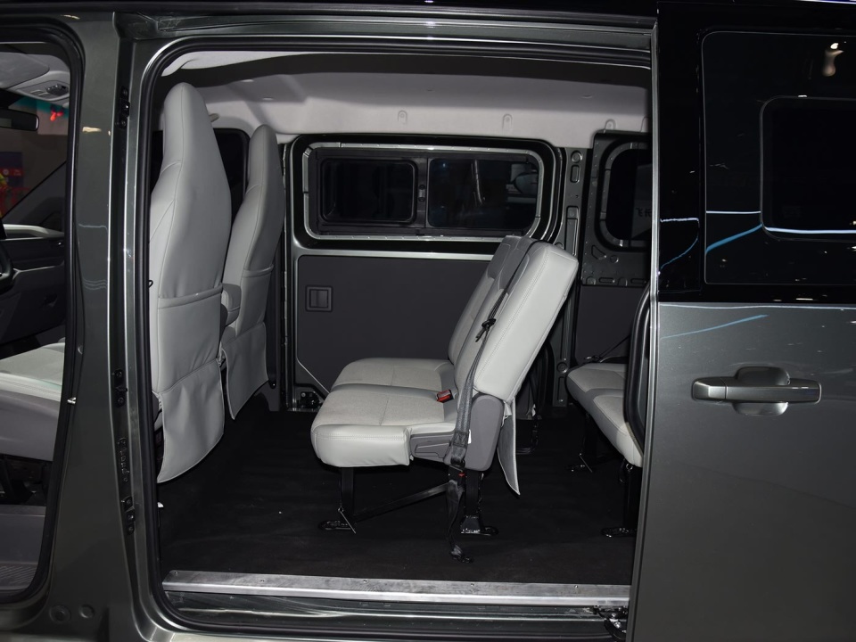 远程星享V7E亮相香港车展！预售8.99万起，460km续航+7.5立方容积_腾讯新闻