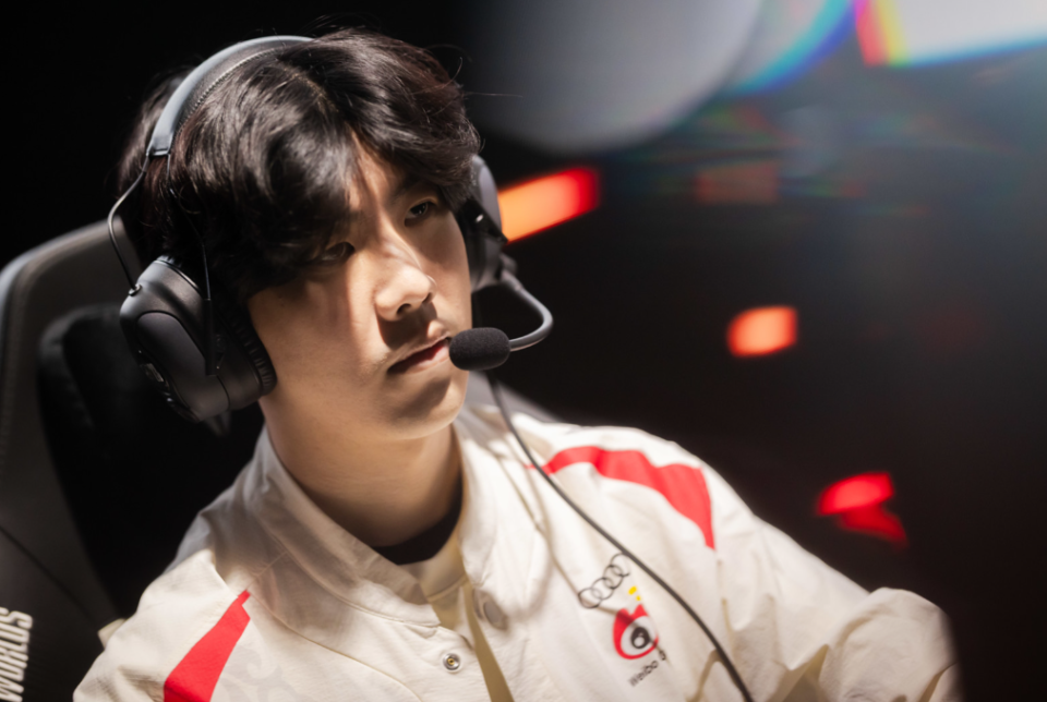Light复仇之矛“撕裂”下路，WBG 3-2击败BLG晋级S13决赛_腾讯新闻