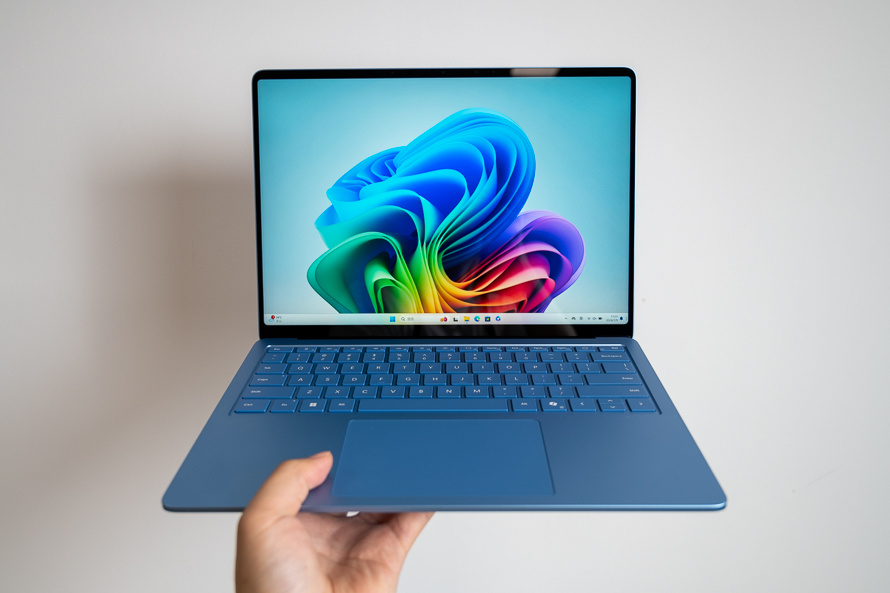 微软Surface Laptop 7体验：软件适配还有待进步_腾讯新闻