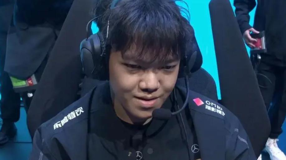 RNG零比二不敌LNG，没“虎明”真的支愣不起来，Angel惨成背锅侠