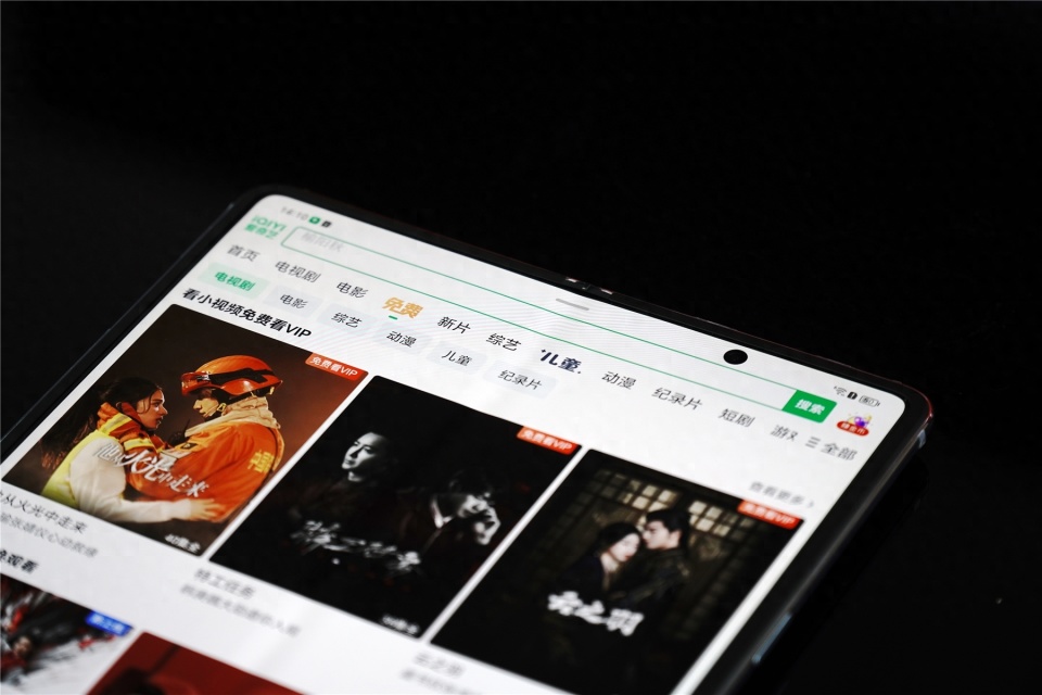 华为Mate 60 Pro与荣耀Magic Vs2一起用，体验谁更强？_腾讯新闻