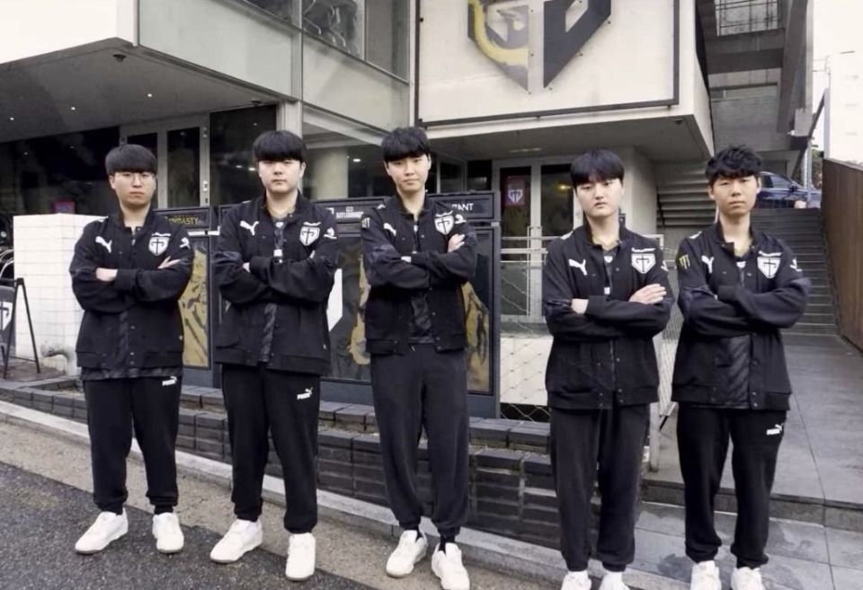 韩网热议T1淘汰GEN：LPL紧急状况！GEN和TES是同级别的队伍_腾讯新闻