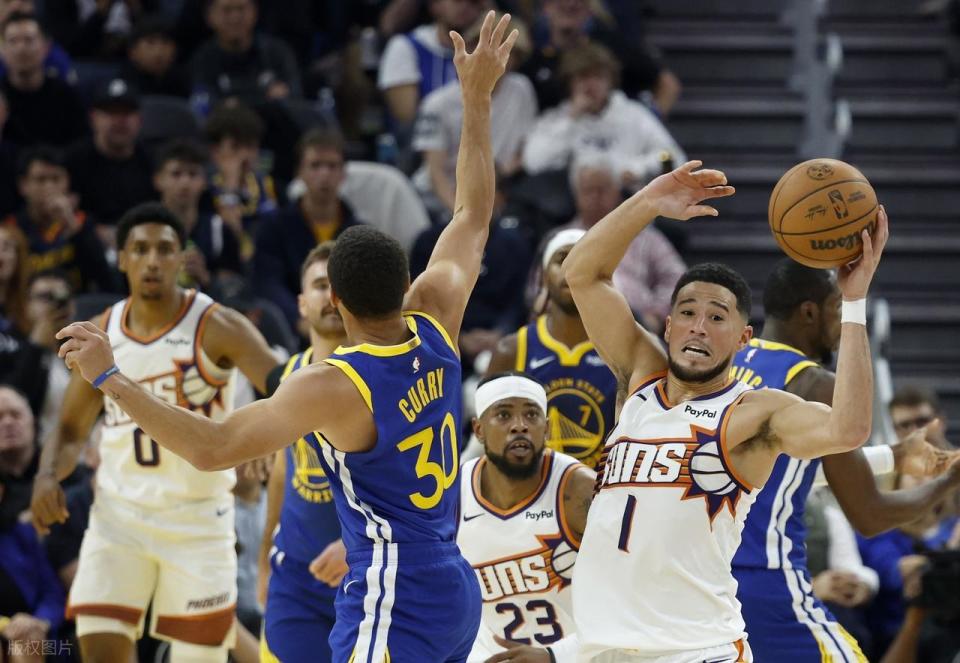 勇士主场118-107射落太阳，库里28分穆迪24分，布克空砍38分！_腾讯新闻