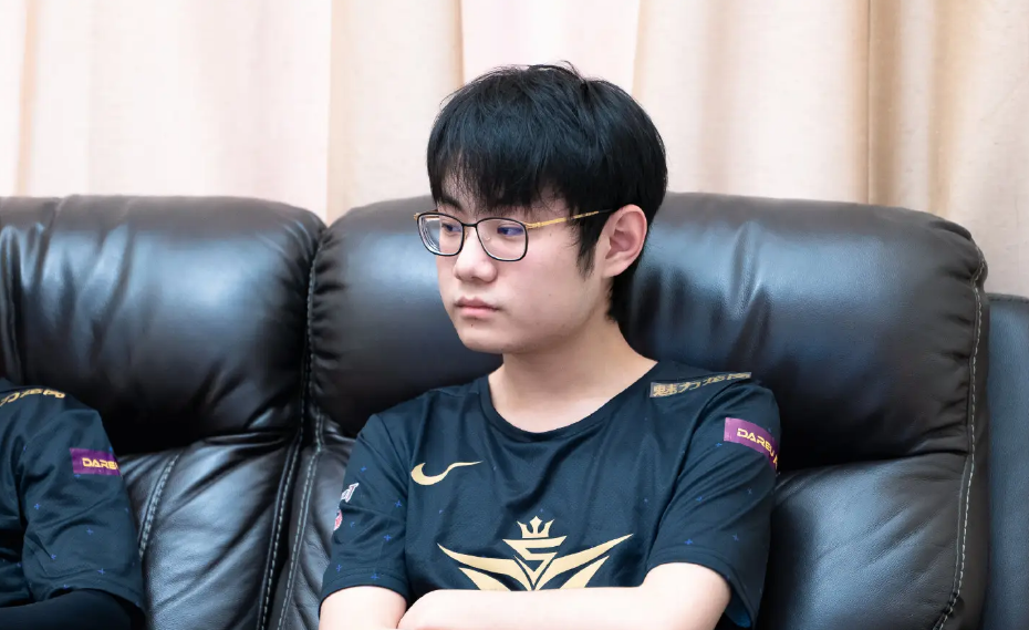 Doinb透露V5新赛季阵容：Zoom、小许秀、Photic_腾讯新闻