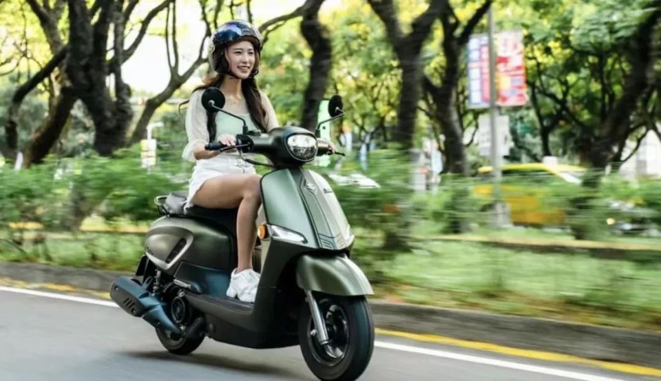 复古小踏板怎么选：济南铃木US125对比五羊-本田F125竞争分析_腾讯新闻