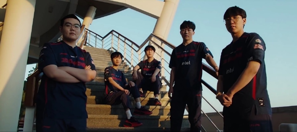 JDG晋级不被认可，Uzi透露内部情况，369遭批评，左手也被开了_腾讯新闻