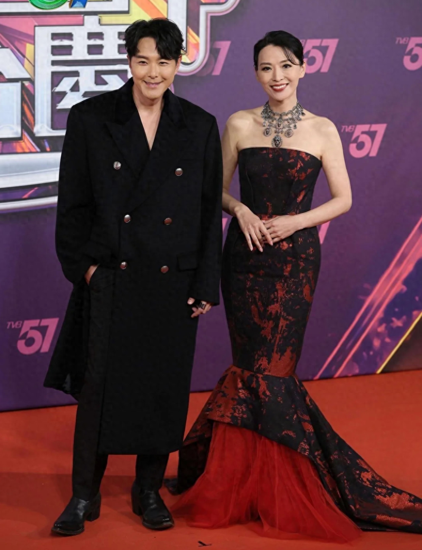 TVB台庆！高海宁身材惹火，港姐冠军造型大胆，51岁陈炜却抢尽风头 -6park.com