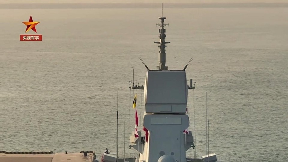 官宣图对比:054B比054A大了一圈,黑科技拉满,主打一个性价比_腾讯新闻