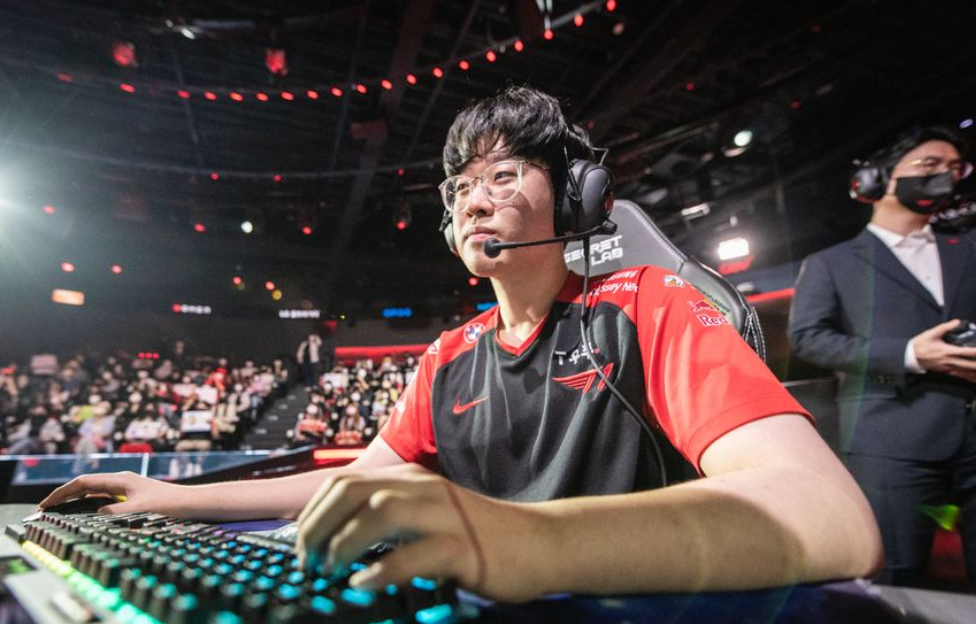 燃起来了！IG迎战EDG前，YSKM找Zeus陪练！Ale找小祥加练