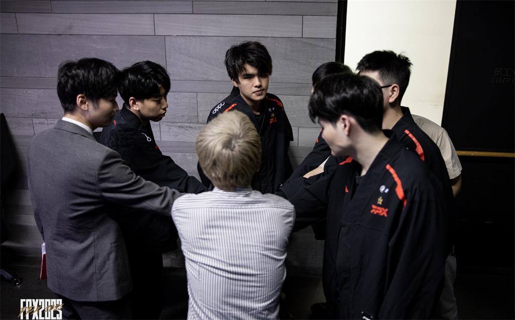 “FPX就一个字菜”，Doinb锐评老东家却犯了个错，新辅助不是林炜翔