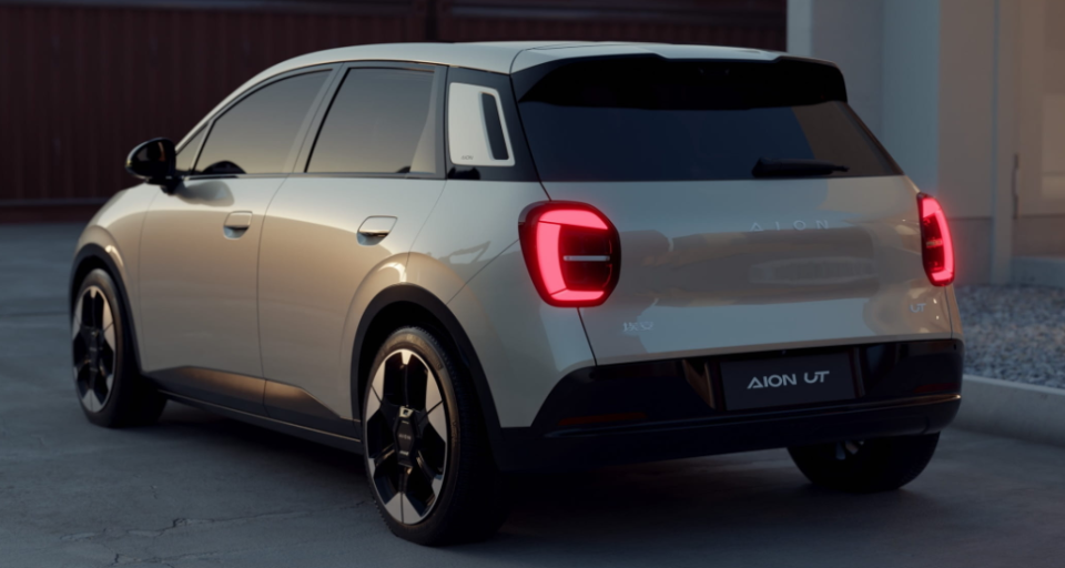 长续航纯电车才6.98万起！轴距2750mm+智能座舱！还看比亚迪海鸥？_腾讯新闻