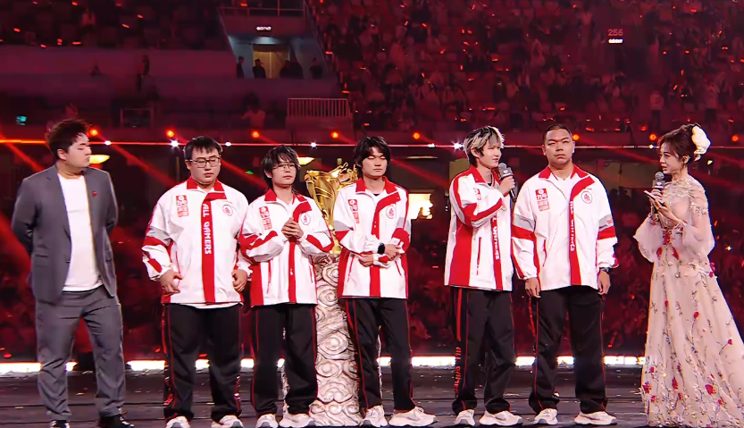 AG夺冠，一诺FMVP获全场欢呼，采访坦言：终于美梦成真_腾讯新闻