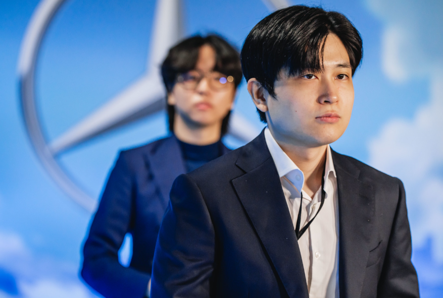 Guma复盘八强赛，第六冠是为了教练Tom的皮肤！_腾讯新闻