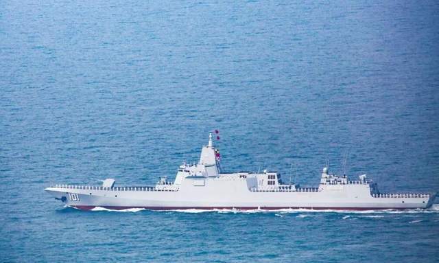 055A型舰或明年现身！台湾地区反应微妙，既有担心却又感到自豪？_腾讯新闻