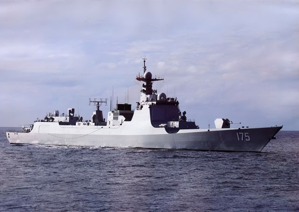 轮到中国自由航行，052D单舰勇闯美国西海岸，距海岸仅200公里_腾讯新闻