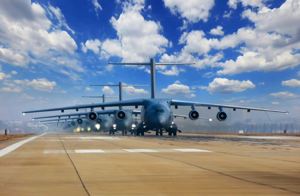 试飞2年半，运-20B终于刷上空军涂装，未来再生产300架是否够用？_腾讯新闻