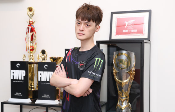 FoFo回忆世界赛之旅，称加入LPL后学会很多_腾讯新闻