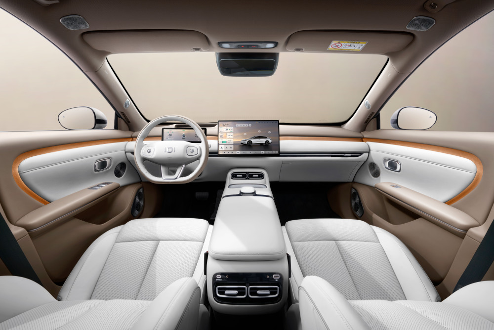 预售11.99万元起！800V平台+6C闪充 长安启源A06开启预售_腾讯新闻