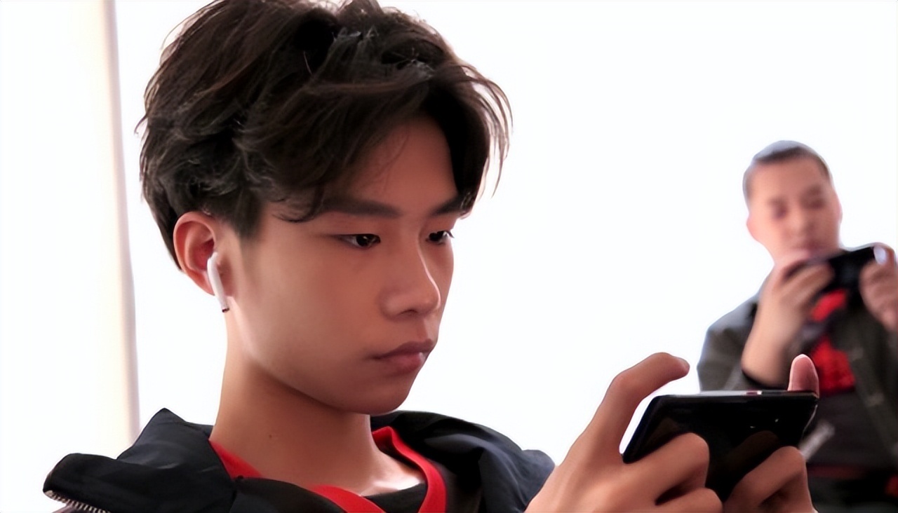 3日转会瓜汇总，信息量极大，TTG、LGD大换血，蓝柚再现转会市场