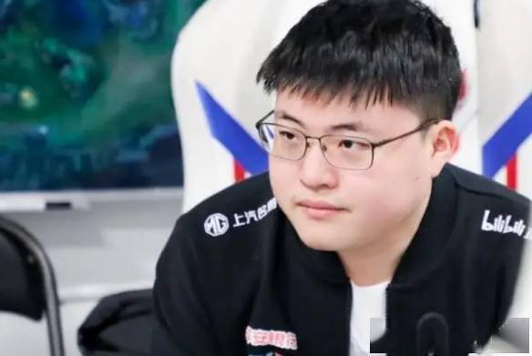 LOL：Uzi直播称LCK亚运会阵容确定，开始团练，LPL连人都凑不齐