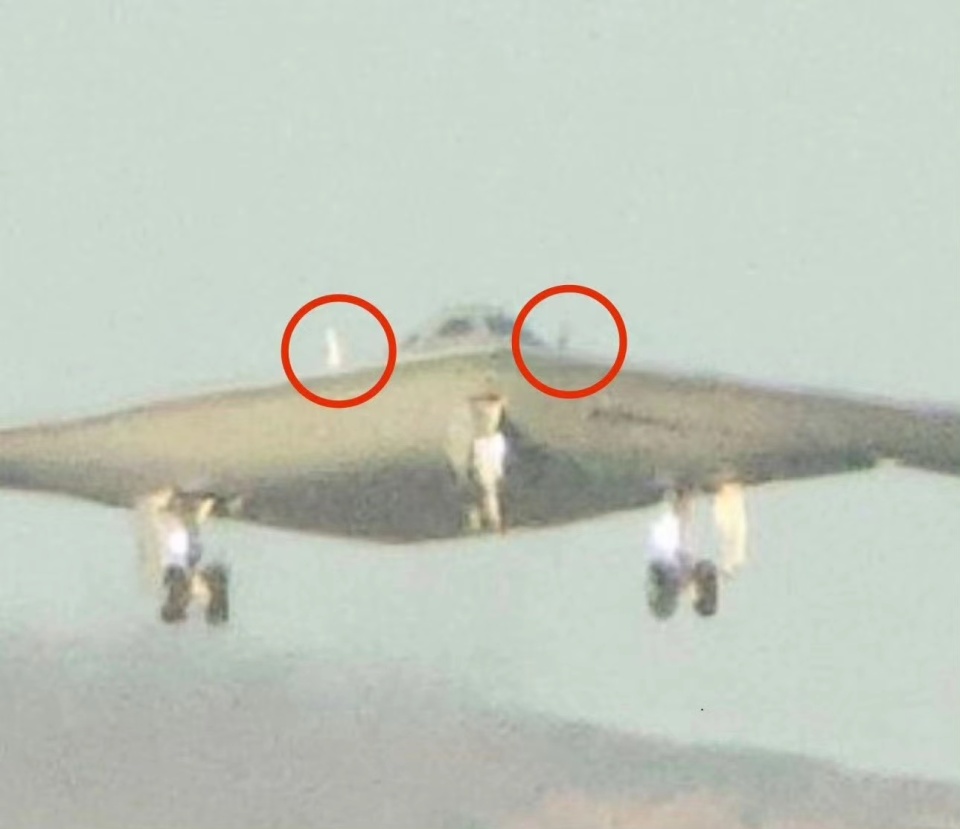 B21首飞，它只是B2隐身轰炸机的简化版？其实是六代机的开山之作_腾讯新闻