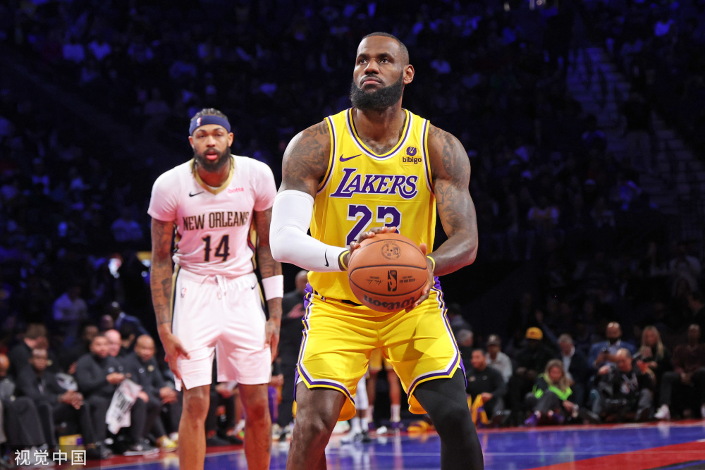 NBA季中赛：詹姆斯三节砍30+8 湖人44分大胜鹈鹕晋级决赛_腾讯新闻