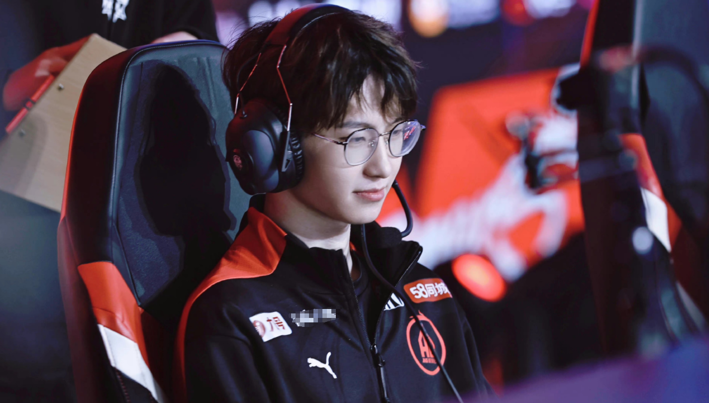 AG一诺太拼了，赢TTG后独自加练！XYG官方致歉，文案引发质疑