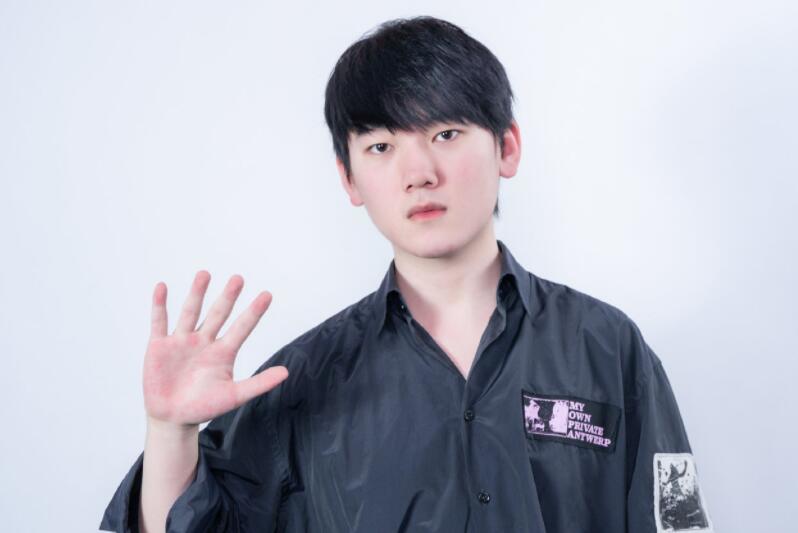 JKL在韩服被faker欺负，超神拿红buff被抢，直言不敢得罪他