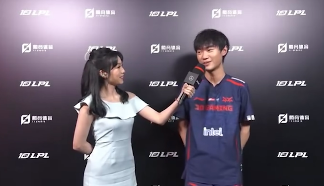 年轻人别太气盛，yskm被369夸奖，左手：选什么英雄队友都支持