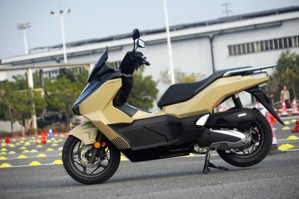 稳定又活跃的机能风！抢先体验五羊-本田NWG150_腾讯新闻