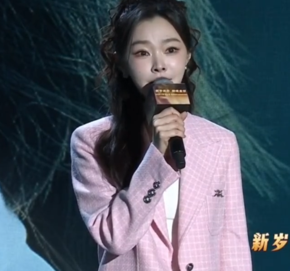 央视镜头下的明星：倪妮变高知精英，宋轶撞脸张天爱，张嘉益老了_腾讯新闻