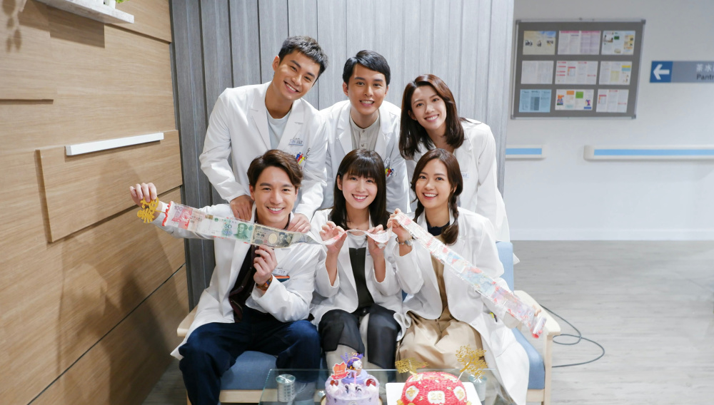 恭喜！26岁TVB新一代女神陈嘉慧被曝闪婚，晒合照秀情侣戒指_腾讯新闻