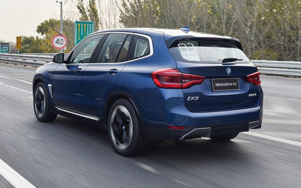 宝马iX3降价15万，最低24.88万就能买，想入手豪华电车的朋友看看_腾讯新闻