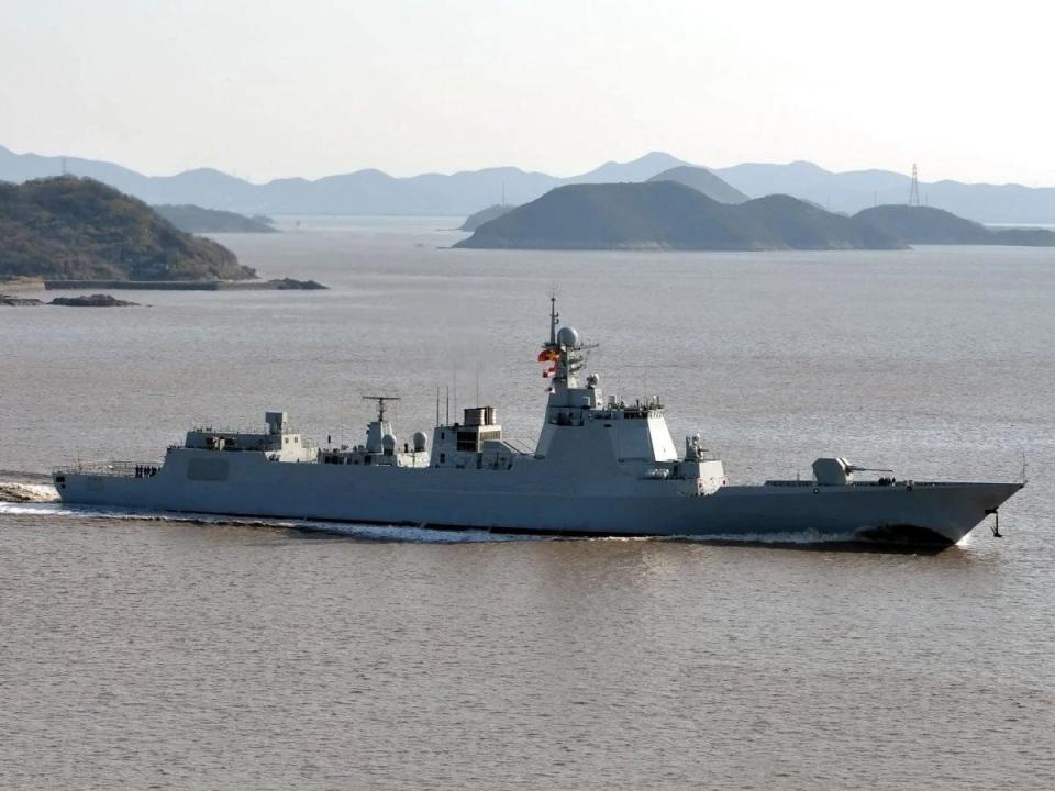 052C和052D驱逐舰有何不同？放一起比才明白，区别不在于尺寸_腾讯新闻