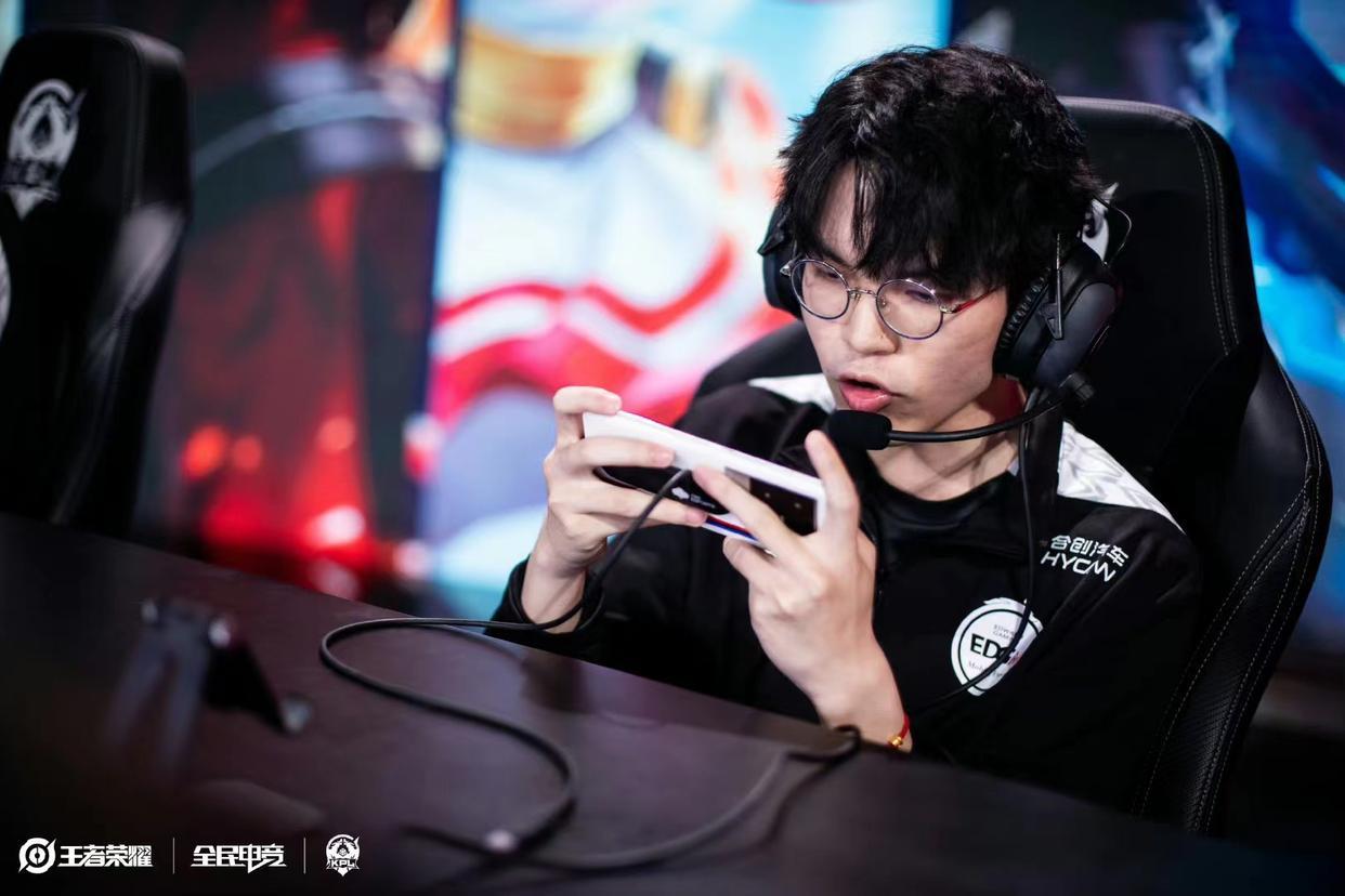 EDGM淘汰，迷风花泪洒采访席：买人需谨慎，前有Cat，后有玄影！