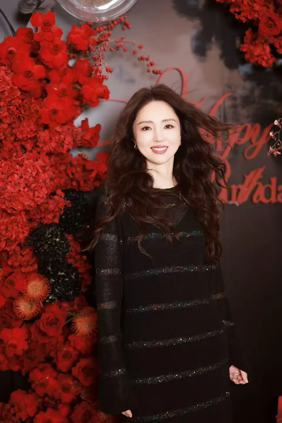 关悦为闺蜜董璇庆生，两人相识25年感情超好，两家孩子也是好朋友_腾讯新闻