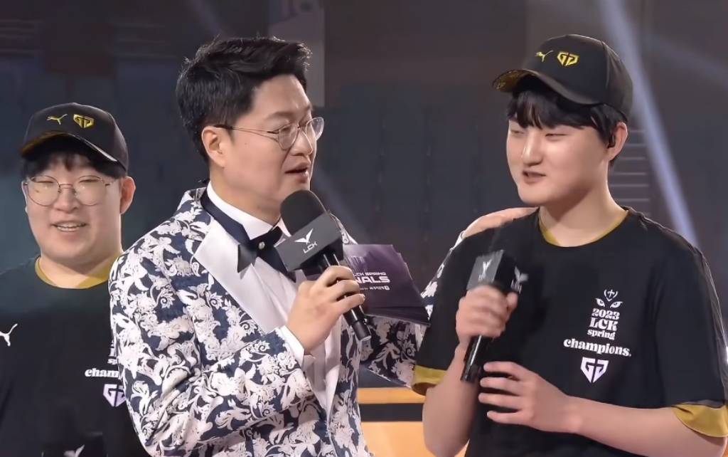 扎心了，GEN、JDG队员异口同声：赢得太顺利，keria称不敢用手机