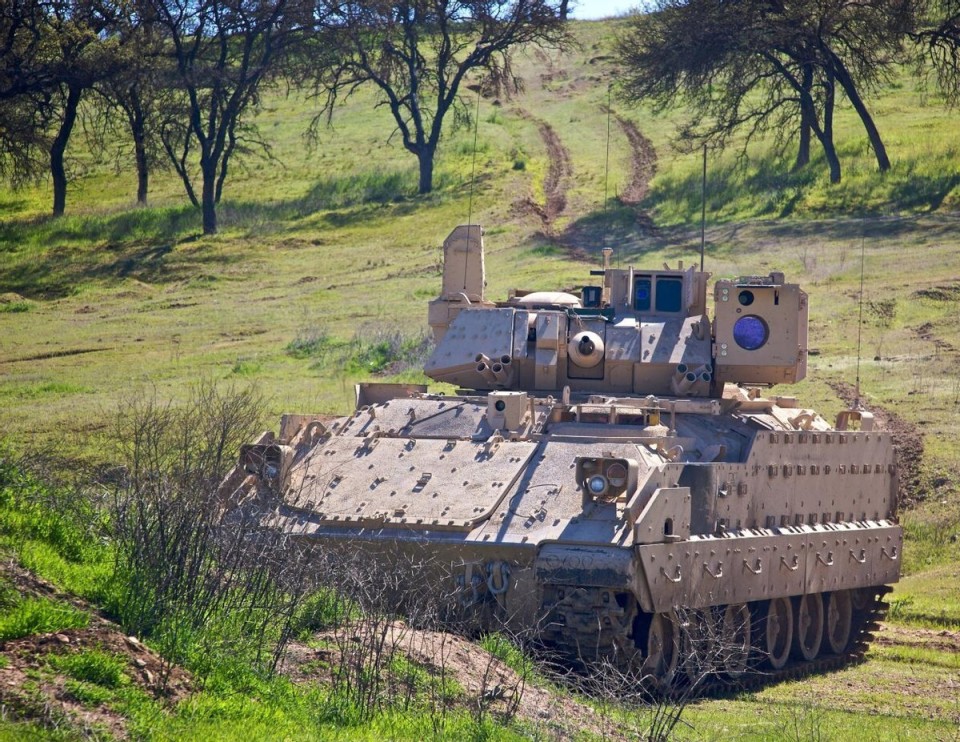 美国陆军订购新一批M2A4步兵战车和M7A3火力支援车 填补援乌空缺_腾讯新闻