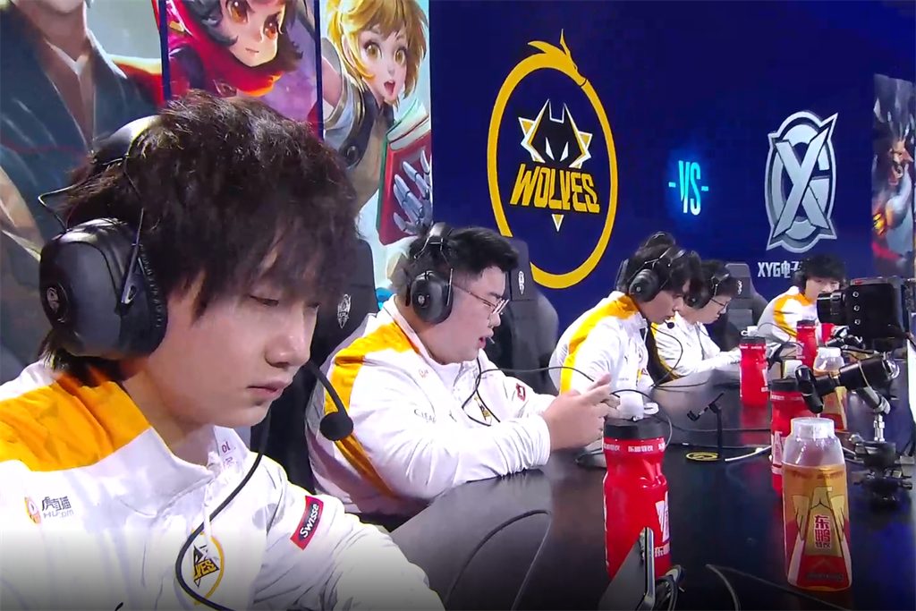 狼队3比0轻取XYG，获得春季赛开门红，小胖连拿两局MVP