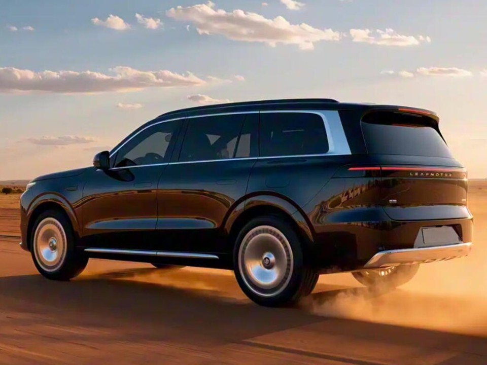 想买大型SUV的有福了！零跑D19定档10月16日发布，或售25-30万_腾讯新闻