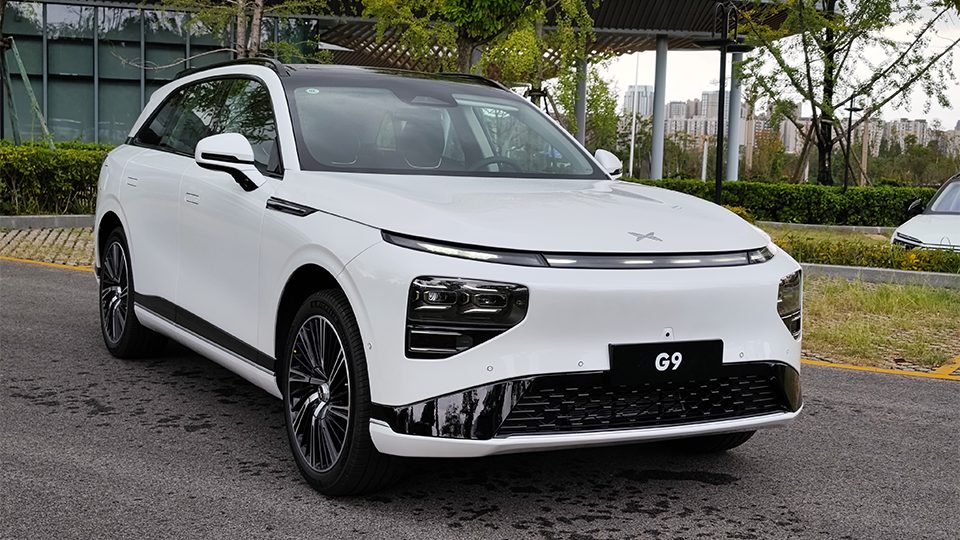 小鹏首款增程SUV曝光，车身比G9大，降6万平替问界M7？_腾讯新闻