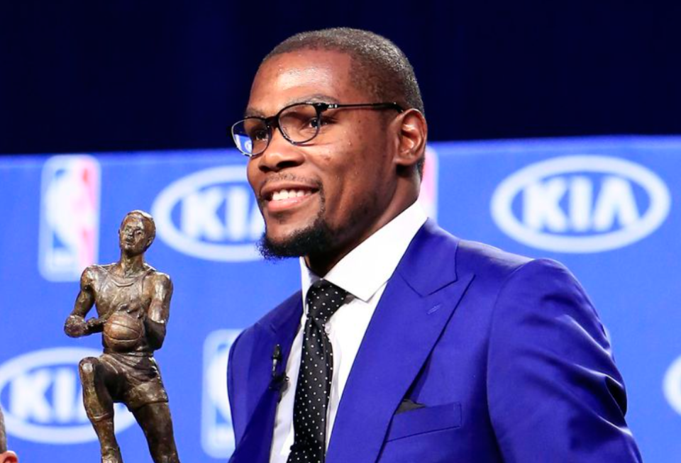 NBA五个位置拿MVP最多的是哪个？分卫小前锋各8次 大前锋12次第二_腾讯新闻