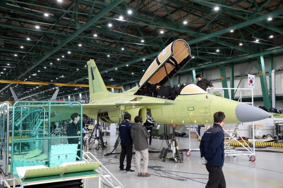 马来西亚宣布即将推出新型FA-50M战斗机 取代俄制苏-30MKM战机_腾讯新闻