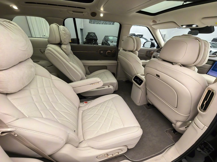 有点东西！智己LS9标配B&O音响，国产车首次！_腾讯新闻