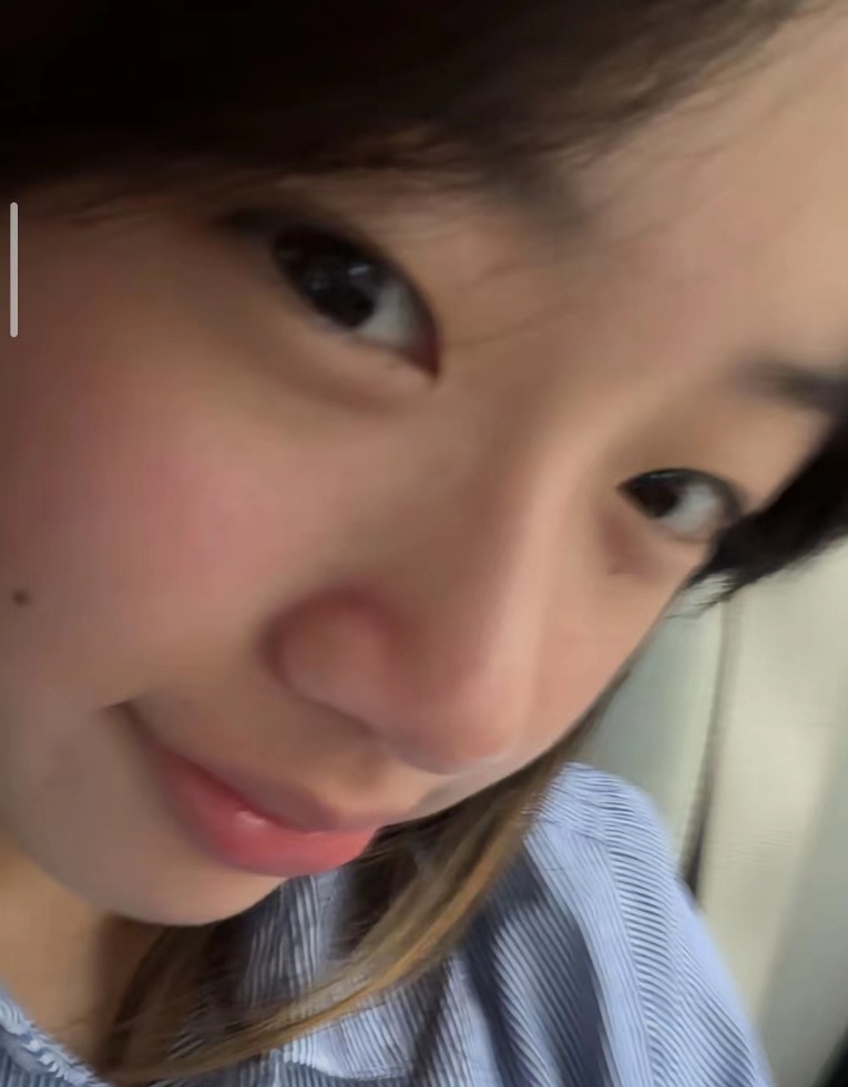 吴尊13岁女儿晒近照，NeiNei化妆穿吊带裙显成熟，甜馨猛夸漂亮_腾讯新闻