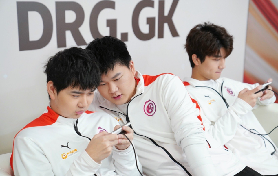 KPL再无GK，GK正式改名佛山DRG，小恐龙队标很有喜感_腾讯新闻