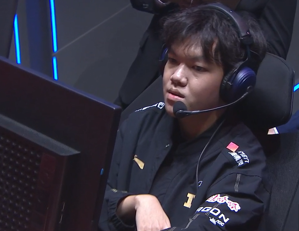 RNG虽然赢了，但是中单Angel的表现，让人一言难尽