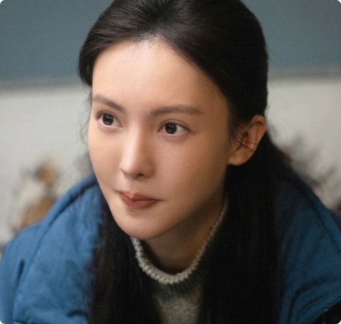 与马伊琍同框，46岁袁泉用松弛感证明，美人不在皮也不在骨，而在魂 -6parkbbs.com