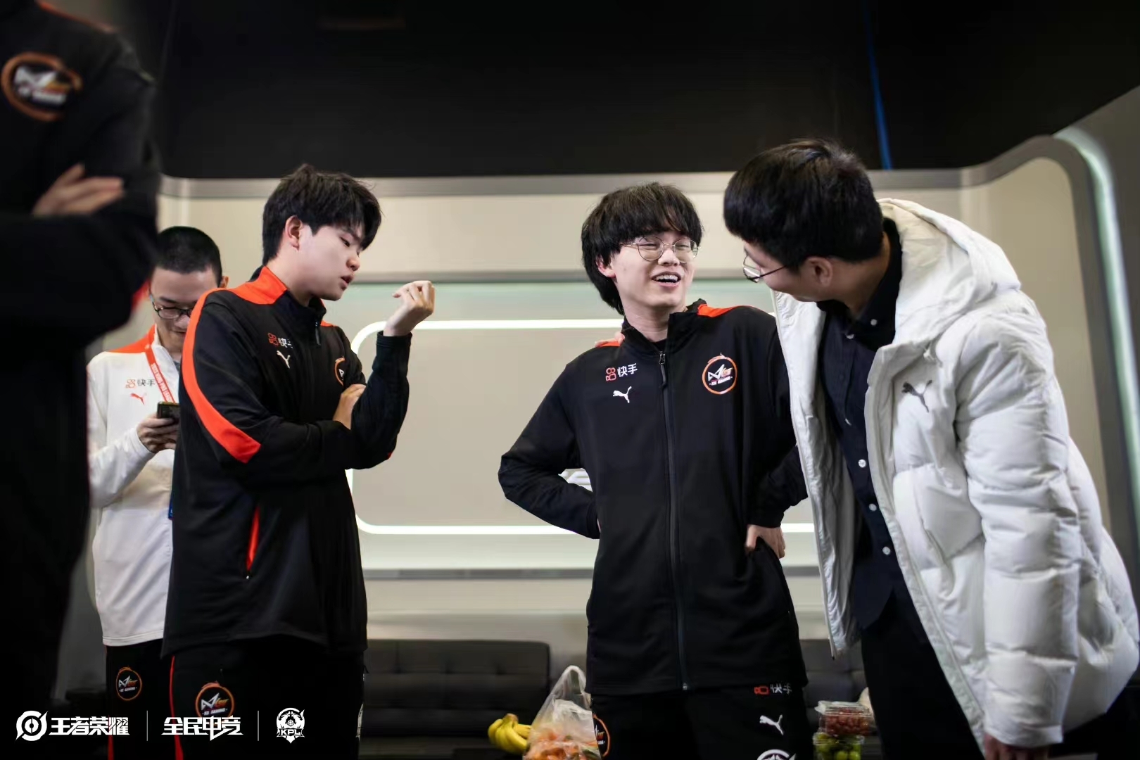 LGD3-2KSG：江城、绝意俩T0射手馋哭其他队伍，快手买今屿亏了！