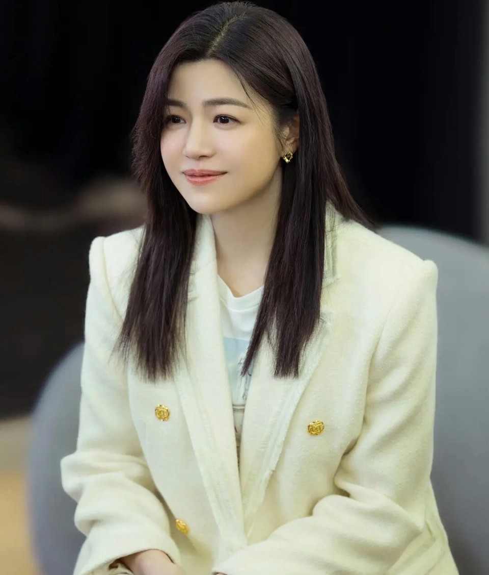 《狙击蝴蝶》开机，陈妍希周柯宇体型差上热搜，CP感太好磕_腾讯新闻